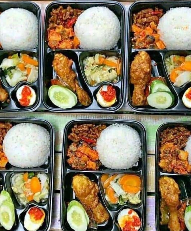 Paket 3 Lunch Box Nadina Cake | e-Order